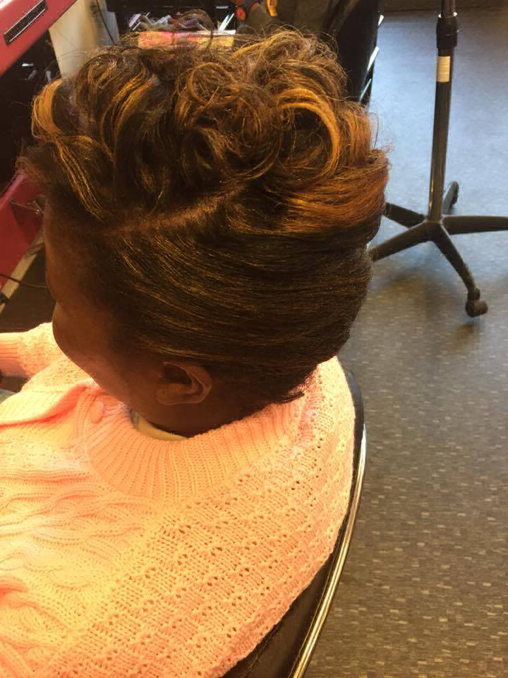 Home [www.angelashairsalon.co.uk]